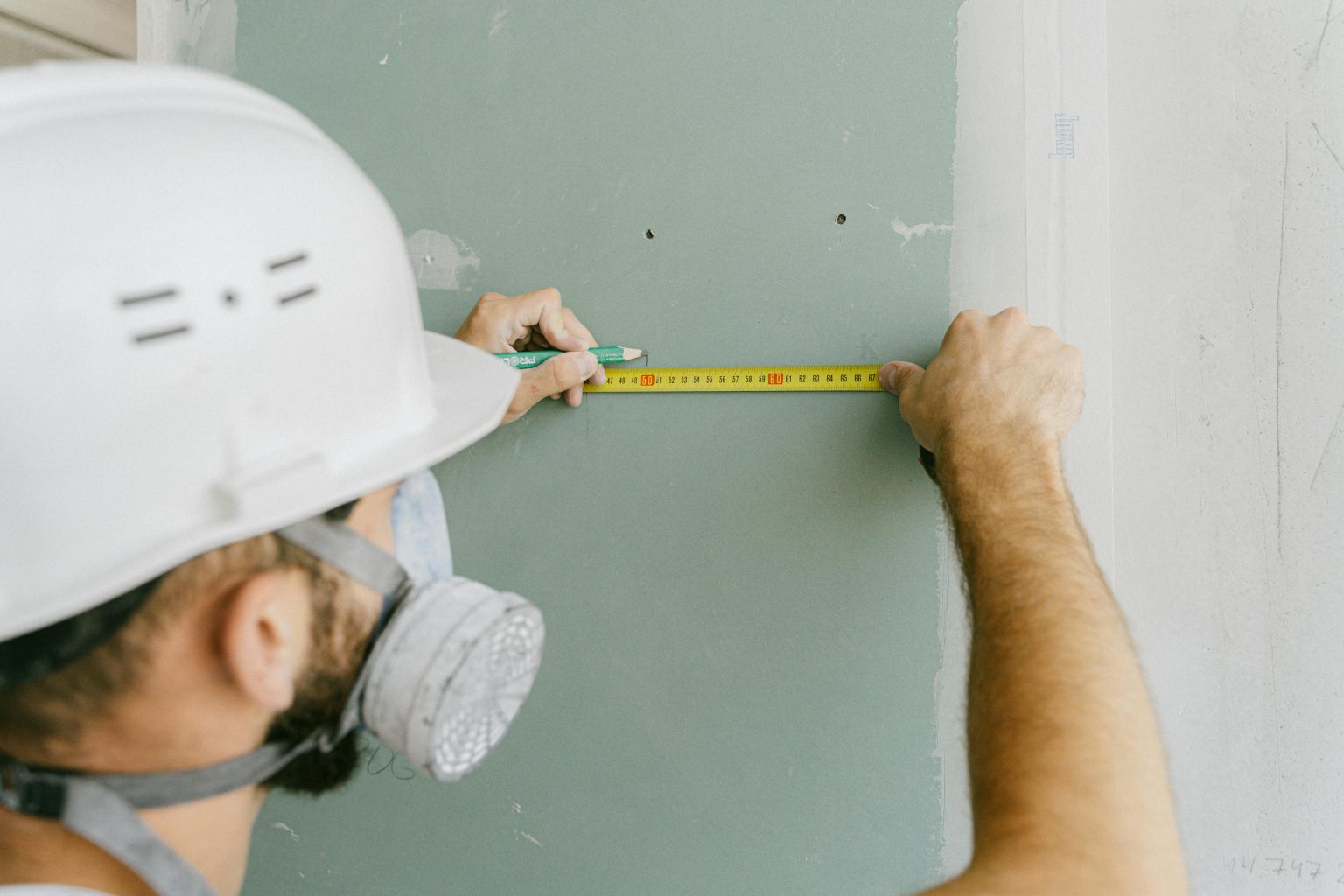 How to Cut Drywall: Step-by-Step Guide for Homeowners